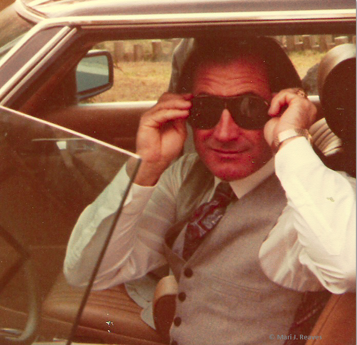 Smuggler – ROGER REAVES – A MEMOIR